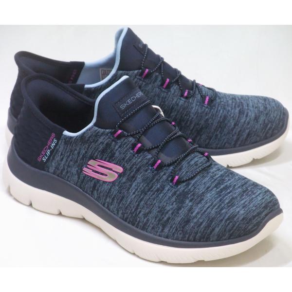 大人気の手を使わずに履ける＜スケッチャーズ＞のスリップインズスニーカーです。独自のHeel Pillow（ヒールピロー）を搭載したヴィーガンスタイルの一足です。ソフトなヘザージャージーニットのアッパーと固定ストレッチレースを配し、クッション...