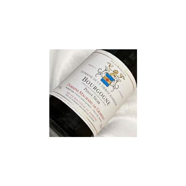 サヴィニーやポマールなど複数の村の区画のブドウを使用。凝縮感があり、力強い一方で滑らかな舌触り。ブラックチェリーのような黒果実のニュアンスが特徴的。マシャール ド グラモン ブルゴーニュ ピノ ノワール ヴェルジュ ロメンヌ 2023 Bo...