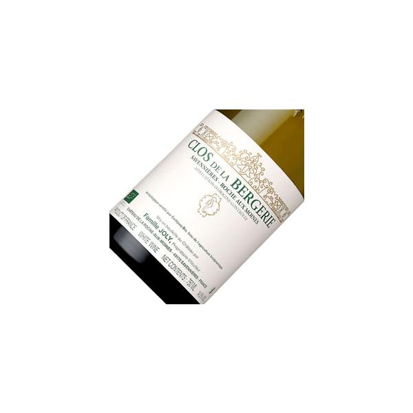 ビオディナミの伝道師と言われるニコラ ジョリーのドメーヌ。1980年からビオディナミを導入。2002年から娘のヴィルジニー、近年は息子のヴァンサンも加わり家族でニコラの意思を引継いだワイン造りを行っています。クレ ド セラン畑の南西に位置す...