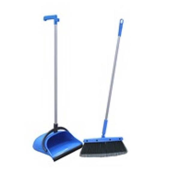 【特長】●コーナンオリジナル●折りたためるチリトリ＆ホーキセット【仕様】●カラー：ＢＬ●形式／型番：ＪＳ２１−１４００