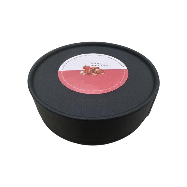 【商品説明】全国いちご選手権で二年連続日本一に輝いた、埼玉県産の希少ブランド苺”あまりん”を使用した絶品生キャラメルです。  一般的にいちごの糖度は11度程度といわれていますが、あまりんの糖度は18度以上と「練乳いらずのいちご」と言われる豊...