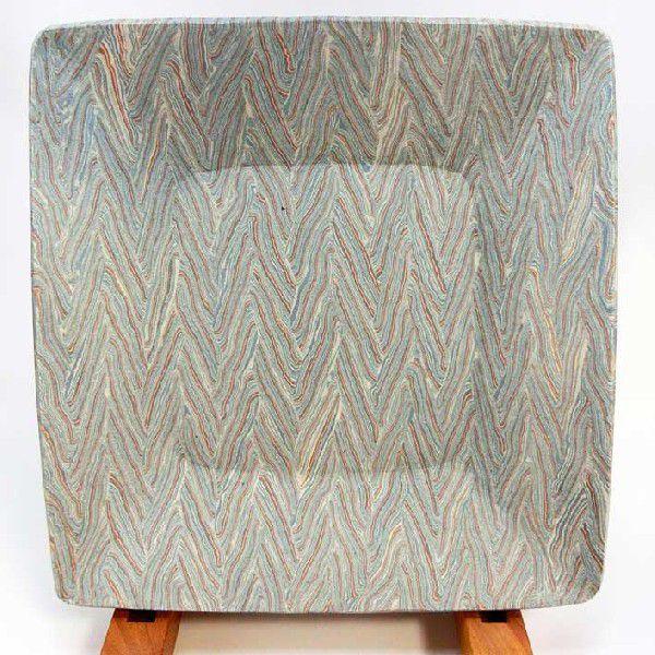 2003年　第32回　日本伝統工芸近畿展入選作品。桧垣文（ひがきもん）は、桧（ひのき）の薄板を網代に組んで作る垣を文様化したもので、籠（かご）の目のように、斜めに編んだ垣根のような形をしています。練込（ねりこみ）は陶芸の装飾技法の一種で、カ...