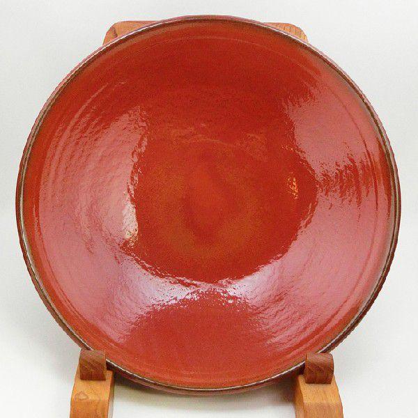 どっしりとした重みと、濃い朱色の温かみのある色合いが美しいです。全体に鉄赤の釉薬（ゆうやく）を使用し、砂分が少ないためザラザラ感はほとんど無く光沢があり、手作り感漂う温かみのある仕上がりです。滋賀県の信楽の白土です。本品は、日本の伝統工芸の...