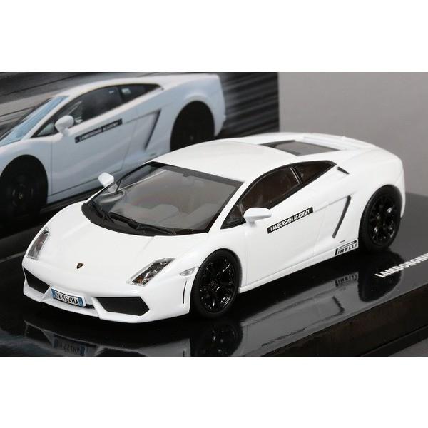 <p>メーカー：MINICHAMPS<br>スケール：1/43<br>材質：ダイキャスト<br>生産数：672pcs<br>商品名：Lamborghini Gallardo LP5...