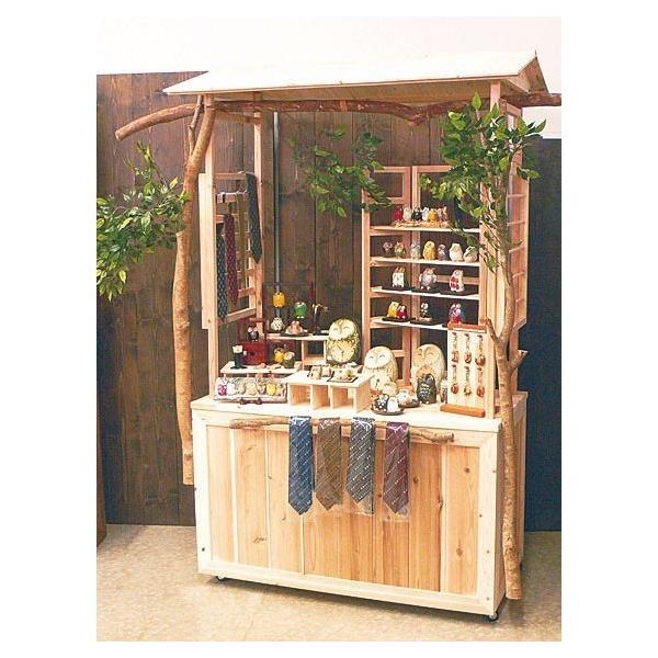 色は2色から選択願います。染色塗装の方は受注生産となりご入金確認後約2週間かかります。のれんは付属しません。極限までパーツをトリミングしたシンプルな構造とデザイン。裏側には収納スペースもある、組立て式のリーズナブルな価格の物販屋台販売台です...