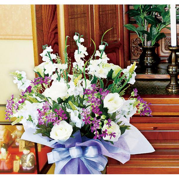 沖縄 離島へは配達できない商品です。精巧に作られた美しい花々でいつでもお仏壇に彩りを。空気までキレイにする光触媒加工の豪華なアレンジ。仏間にはもちろんインテリアや法事の贈り物にも。光触媒驚きの力。抗菌、消臭、空気浄化。水替え不要、お手入れ不...