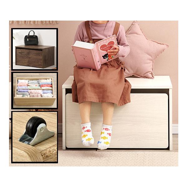 エントランスチェアー、ベンチ、スツール、お店のショーテーブル、ローデスクとして使ったり、腰掛けたり、収納したり、様々なシーンで活躍するワゴン付きベンチ。サイズ(約)幅60×奥行40×高さ35×座面高35cm。素材プリント紙化粧パーティクルボ...