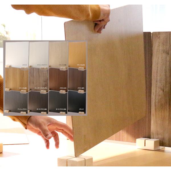 木目柄がおしゃれな木製パーテーション。視界を遮断する非透明タイプでプライバシーを守ります。木製脚にパネルを差し込むだけのかんたん組立。しっかりと自立するので、どんな場所でも設置できます。天然木の木製脚がパネルを支えます。軽量で持ち運びらくら...