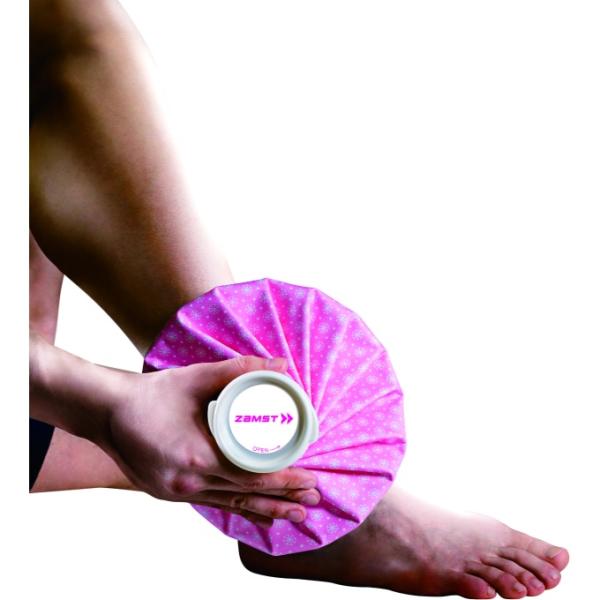 ケガの応急処置やクールダウンにケガの応急処置や運動後のクールダウンに。携帯性に優れているので、必要な時いつでもアイシングできます。用途・ケガの応急処置(冷却)・運動後のクールダウン特長・携帯性に優れているので、いつでも必要なときにすぐアイシ...