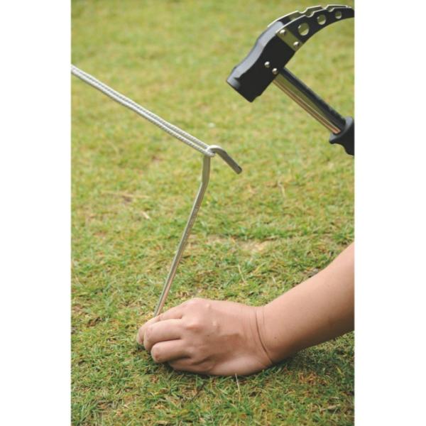 ステンレス製の強靭ペグ。鍛造タイプと比べて強くて軽量！そして錆びにくい！■サイズ：約φ7×200mm■重量：約70g■素材：ステンレス鋼 検索ワード： アウトドア キャンプ レジャー アウトドアグッズ キャンプ用品 アウトドアペグ テント用...