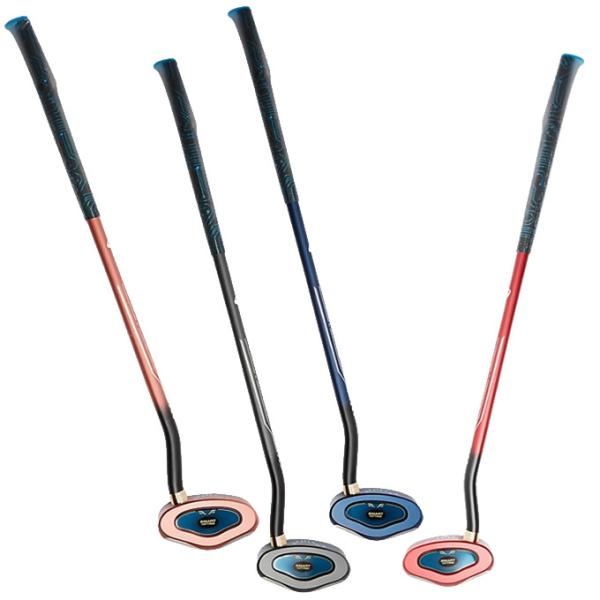 ボールのスィートスポット（芯）を外しても、ボールの方向性を調整してくれるオートコントロールフェイス搭載。ウレタンフェイスが反発を抑制し転がり過ぎを抑え、打撃時のインパクト音を抑えるので静かな打音を実現。ウレタンフェイス材は傷がつきにくく、砂...