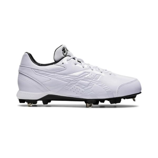 GOLDSTAGE MG。キモノフィットタン/シュータンの内側 親指側　をシューズ本体と繋ぐことで、足に沿ったフィット感を実現。また、プレー中にずれにくいのも特徴。軽量性/軽さとフィット性を併せ持ったメッシュ素材を採用しベルトタイプながら軽...