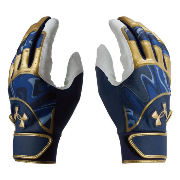 プロ選手によるフィードバックを反映し、毎シーズン進化を続けるバッティンググローブ。手の甲、親指などそれぞれの部位に使用する素材や厚みにも改良を加え、より高水準のフィット感とグリップ力を実現。■カラー：Midnight Navy / Gold...