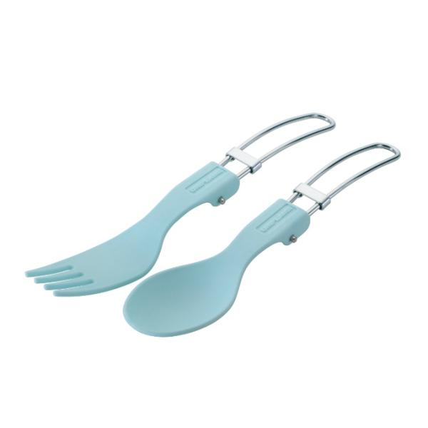 カラフルなカトラリーシリーズフォールディング仕様の軽量モデル。先端が樹脂製なのでフッ素等のコーティングを傷つけません。■カラー：パステルブルー■サイズ：使用時スプーン/約16cmフォーク/約17cm収納時スプーン/約9.5cmフォーク/約1...
