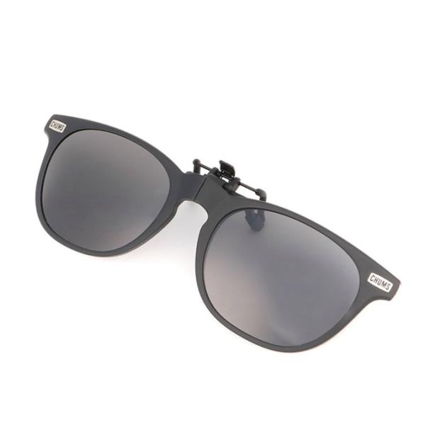 CHUMSオリジナル、クリップオン型のサングラス■カラー：Matt Black■サイズ：レンズ幅 54mm / ブリッジ幅 20mm / 天地幅 41mm■素材：Flame/TR-90（超弾性樹脂）Lens/偏光トリアセテートレンズ■仕様：...