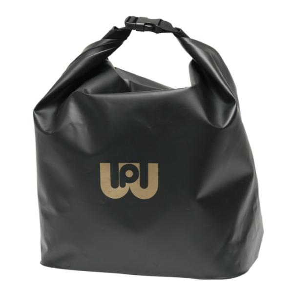 汚れたヘルメットをそのまま収納しても本体内外の汚れは水で簡単洗い可能な防水仕様。ワンタッチバックルでバックパック、ショルダーバッグにもジョイントでき、ヘルメットのみならずグラブやスパイクも収納できるマルチバッグ的活用が可能■カラー：9014...