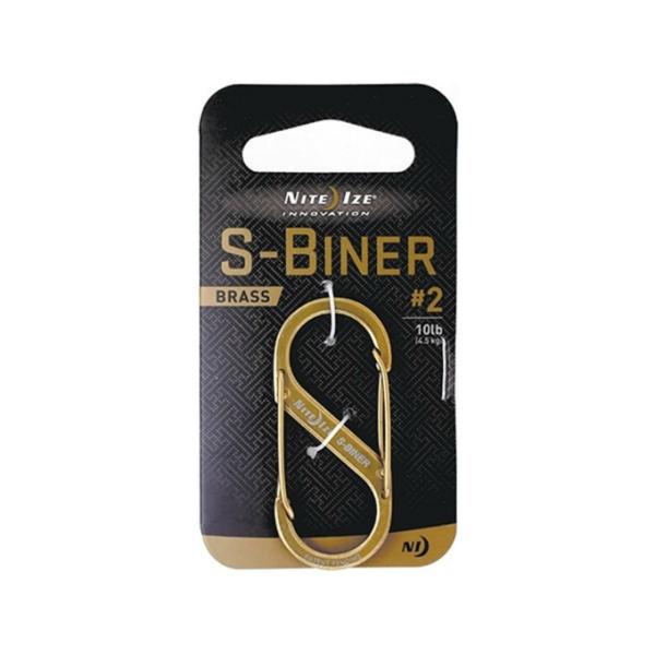 NITE IZE ナイトアイズ Sバイナー ブラスはお馴染みSバイナーの日本限定カラー。目立つこと間違いなしのゴールドカラーです。D型カラビナでは複数の鍵やツールを取り付けると取り外しなどに時間がかかってしまうところを、デザインをS字型にす...