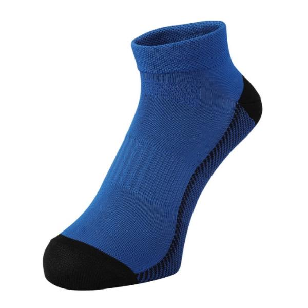 高反発と低反発で足が楽になるソックス。かかと部分に低反発素材、つま先(母指球小指球)部分に高反発素材を使用したスポーツ用ソックスです。かかと部分の低反発素材が、かかとへの着地衝撃を分散します。つま先部分の高反発素材が蹴り出しの反発係数を上げ...