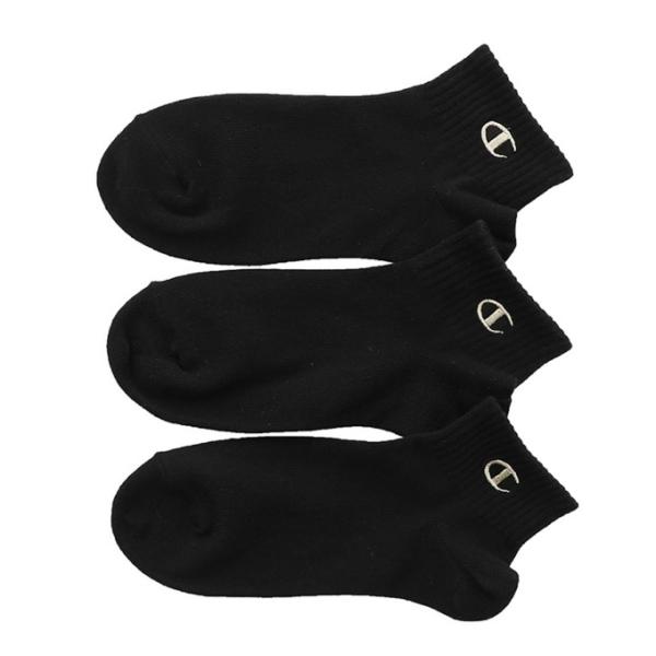 3足組ショートレングス丈ノンパイル仕様のソックスです。「C ODORLESS(R)（シーオドレス）」による優れた抗菌防臭機能と、履き口部分のリブによる程良いフィット感が特長。履き口リブ側面にゴールドカラーのCロゴ刺繍をワンポイントで入れた高...