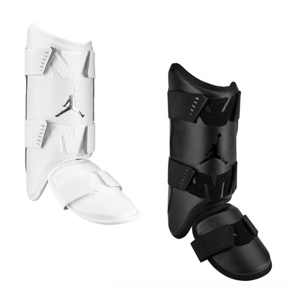 耐衝撃性の外枠によって、脚を更に保護する構造控えめなエルゴノミックデザインにより、違和感なく自然な動きをすることが可能Dri-Fitテクノロジーにより、さらりとして快適なつけ心地■カラー：156、076■サイズ：F■素材：ポリエチレン38%...