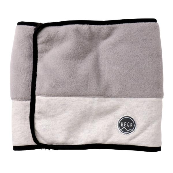 かぶらずに前スナップで着用できるネックウォーマー■カラー：GY/HEATHER ( GRAYxHEATHER )■サイズ：幅/30cm、高さ/23cm、口径/60cm、直径/19cm※製品によって仕上りサイズに多少の誤差がありますのでご了承...