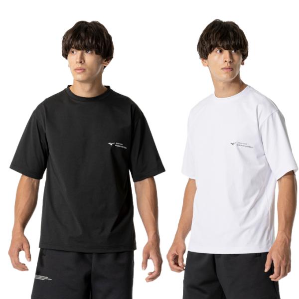 MIZUNO FOOTBALLのフィロソフィーを纏う、フットボーラーのためのオフアパレル。■カラー：01(WH)、09(BK) ■サイズ(cm)：S ( 後丈/61、袖丈/22.5、袖口回り/34 )M ( 後丈/63、袖丈/23.5、袖口...