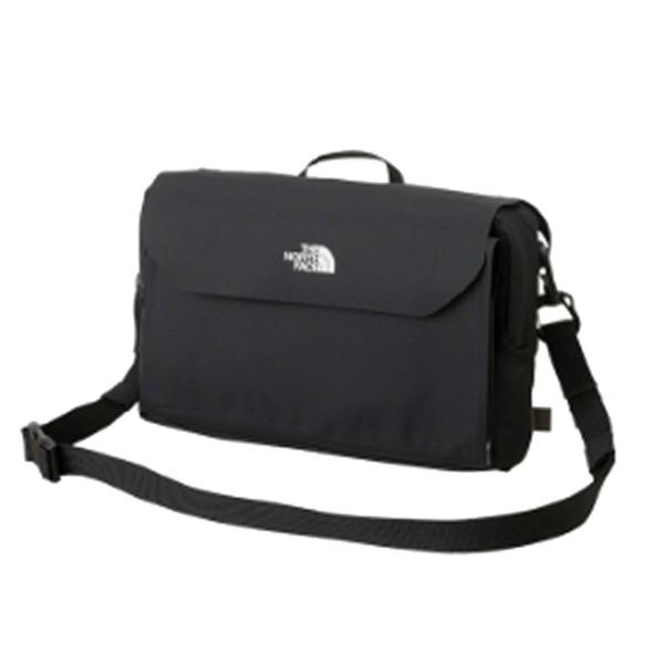 バッグフロント部分に取り付ける小物も収納可能なマップケース。■カラー：K( ブラック )■サイズ：16×25×4cm※製品によって仕上りサイズに多少の誤差がありますのでご了承下さいませ。■重量：約150g■容量：2.5L■素材：100Dリサ...