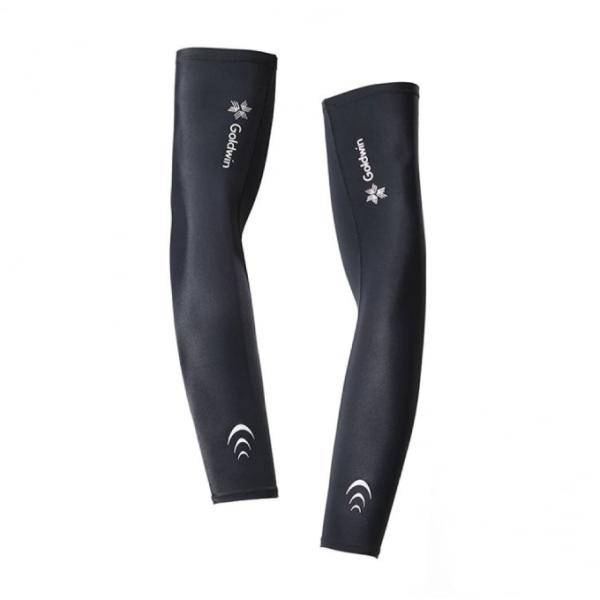 段階着圧設計のアームカバー。着圧設計により関節や筋肉の余分なブレを抑制することで、運動効率をアップさせます。肌ざわりがソフトで馴染みのよい、ナイロンベースの素材を採用。縫い目には特殊なテープを貼り(スマートシーム加工)、肌面をフラットに仕上...