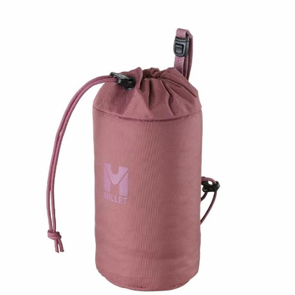 バックパックに無理なく500MLボトルを外付けできるパッド付きホルダー■カラー：ROBR/N6151 ( ROSE BROWN | 6151 ) ■特徴：・簡単な取り付け・耐久性・フルパッド仕様・固定用ループ・ショルダーハーネス固定用ホルダ...