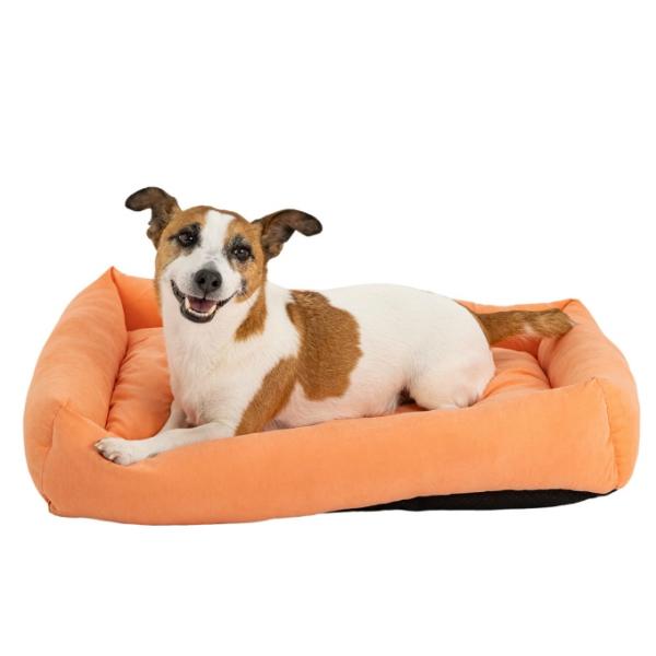 シーンを選ばず小型犬から大型犬までオススメの2サイズ展開。 パピーやシニアに嬉しいほどよい高さのフラットベッドです。 ■カラー：LIGHT BLUE、PEACH■サイズ（cm）：M(幅/63、奥行/49、高さ/9)※サイズは一番膨らんだ中心...