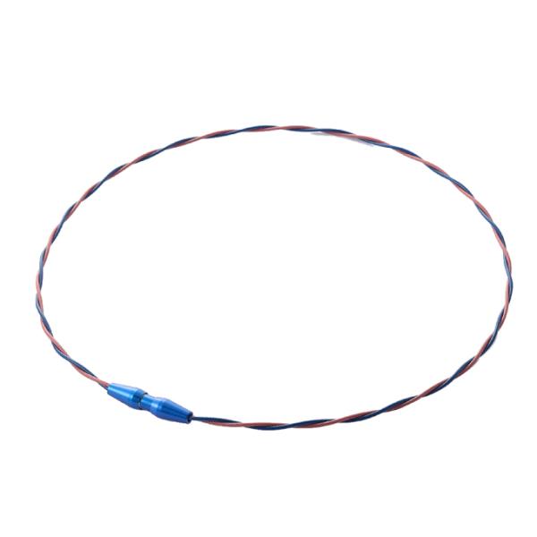 トップアスリートも認めるその軽さは限界に挑戦する者をサポートする。スタイリッシュなトルネードタイプ。■カラー：NV/PK ( ネイビー/ピンク )■サイズ：長さ/50cm ( 幅/11.3cm、奥行/2.1cm、高さ/19.8cm )■重量...