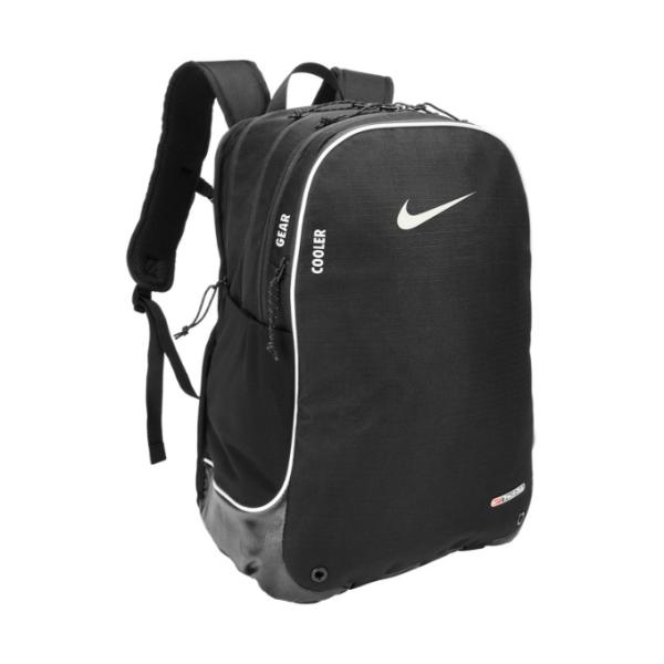 スパイクシューズを収納できる耐久性のあるラインポケット。 リカバリーアイテムを持ち運ぶことができるストラップ。 食品の持ち運びに最適な保冷/保温ポケット付き。貴重品を守る防水加工ポケット。■カラー：ブラック（080）■サイズ：F(縦34cm...