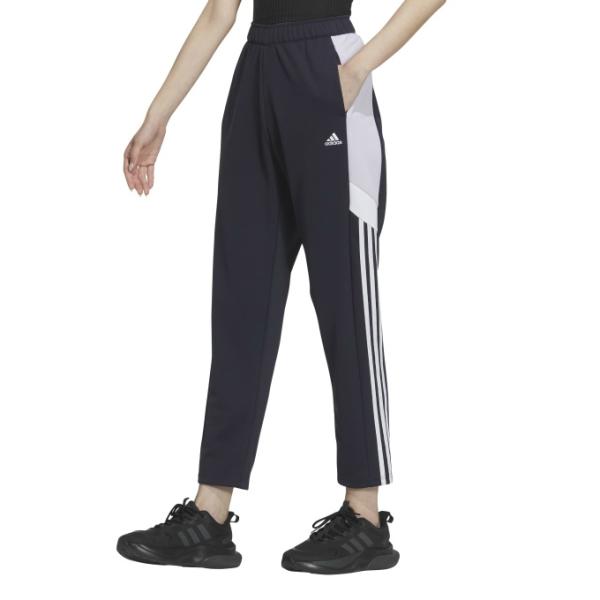 定番ながらも、女性らしいシーズナブルなカラーブロックを配し、セットアップで展開し続ける、TEAM。毎シーズン好評頂いているダブルニット素材を採用しており、軽くて風合いが良く、適度に張りこしがあり、AEROREADY、UPF50+機能を備え、...