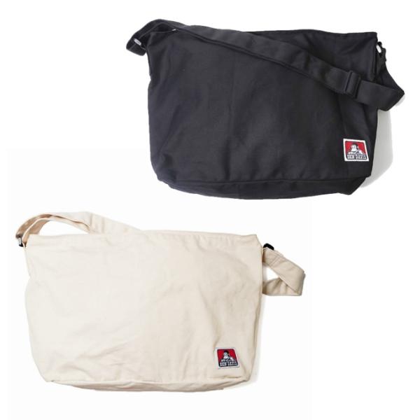 トレンド感のある斜め掛けビッグキャンバスショルダーバッグです。ショルダー部分はアジャスタがついており、長さ調節ができます。■カラー：BLACK、NATURAL■サイズ(約cm)：幅/55、奥行/15、高さ/34■素材：COTTON 100%...