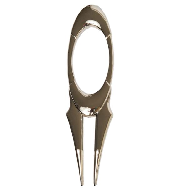 OAKLEYのエリプスロゴを持ち手に採用したグリーンフォーク。■カラー：SILVER■素材：亜鉛合金■原産国：中国※商品画像はサンプルのため、若干の仕様変更がある場合がございます。予めご了承下さい。