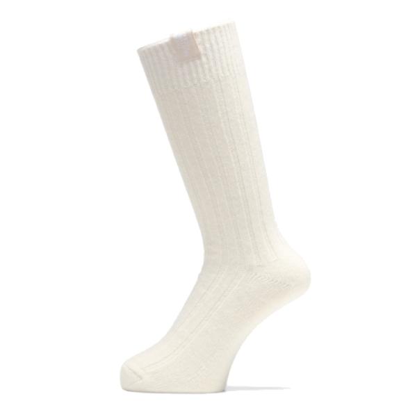 【発売日：2026年04月06日】天然繊維の「アンゴラ」と「ラムウール」を混紡して、保温性と調湿性を両立した高品質なデイリーソックスです。素材の持つ柔らかな風合いを生かすリブ編み仕様で、快適な履き心地。天然素材の亜麻糸を使用した履き口にある...