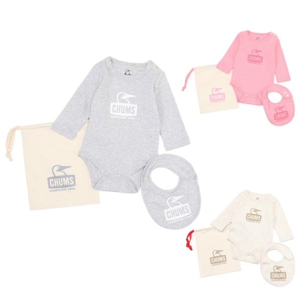 出産祝いの贈り物にピッタリ、CHUMSらしいキュートな〈長袖ロンパース〉〈スタイ〉〈巾着袋〉の3点セットやさしい肌触りのコットン100％素材を使用した〈長袖ロンパース〉〈スタイ〉〈巾着袋〉の3点セット。男の子、女の子問わず人気のナチュラルカ...