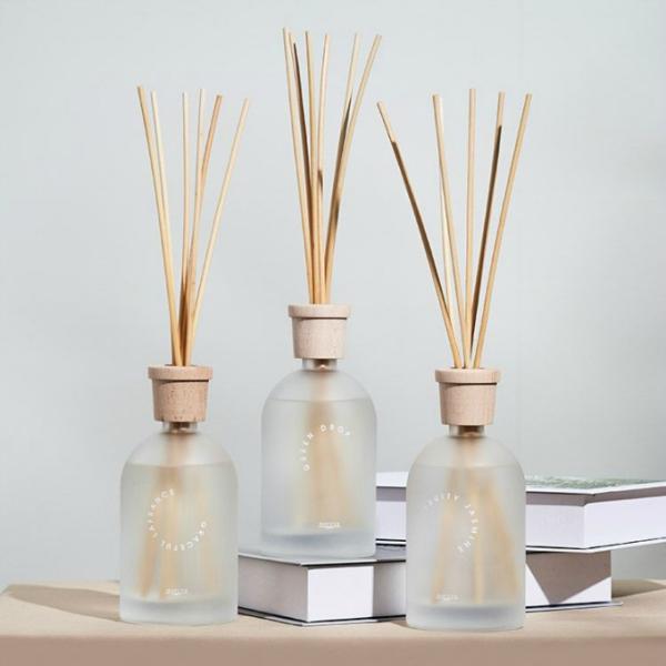 ■香りのバリエーション：Gドロップ ( GP グリーンドロップ )Gラフランス ( LF グレイスフルラフランス )Fジャスミン ( FJ フルーティジャスミン )■サイズ：84×84×181mm ( リード長さ/(約)360mm )※製品...