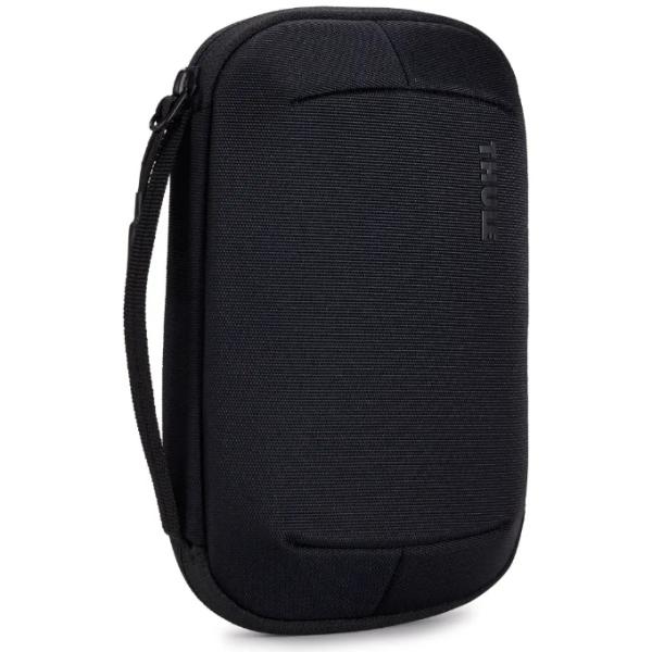 Thule Subterra 2パワーシャトルは、充電器、コード、小型電子機器、ペンなどの収納を考慮しています。■カラー：BLACK■サイズ：ミディアム ( 22x5x14.5cm )※製品によって仕上りサイズに多少の誤差がありますのでご了...