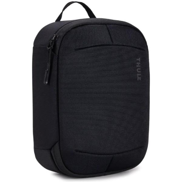 Thule Subterra 2パワーシャトルは、充電器、コード、小型電子機器、ペンなどの収納を考慮しています。■カラー：BLACK■サイズ：18 x 9 x 24cm※製品によって仕上りサイズに多少の誤差がありますのでご了承下さい。■重量...