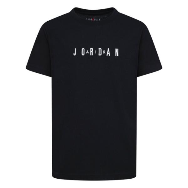 ジャンプマンのワードマークが際立つ、シンプルなデザインが魅力のTシャツ。普段使いからスポーツなどのあらゆるシーンでも活躍してくれるスタイリングの頼れる味方です。■カラー：BK■サイズ：140 ( バスト/80cm、着丈/56cm、肩幅/38...