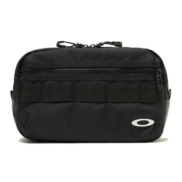 撥水加工を施した耐久性の高いポリエステル素材を採用したウエストバッグ。財布、アイウェア、携帯など身の回りの小物を便利に収納出来る小型サイズ。ワンポイントのフロントロゴ。■カラー：022■素材：ポリエステル100％■原産国：ベトナム※商品画像...