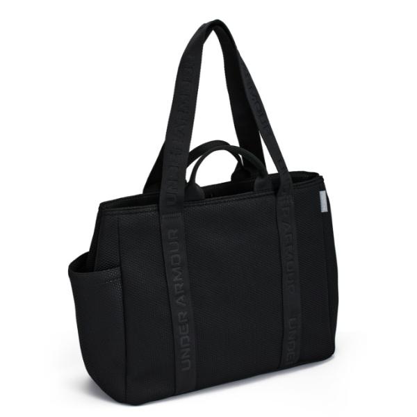 ■カラー：001 ( Black )■サイズ：W42cm×H34cm×D16cm※製品によって仕上りサイズに多少の誤差がありますのでご了承下さい。■容量：22L■素材：クロロプレンゴム、ポリエステル■特長：・パンチング加工を施したネオプレン...