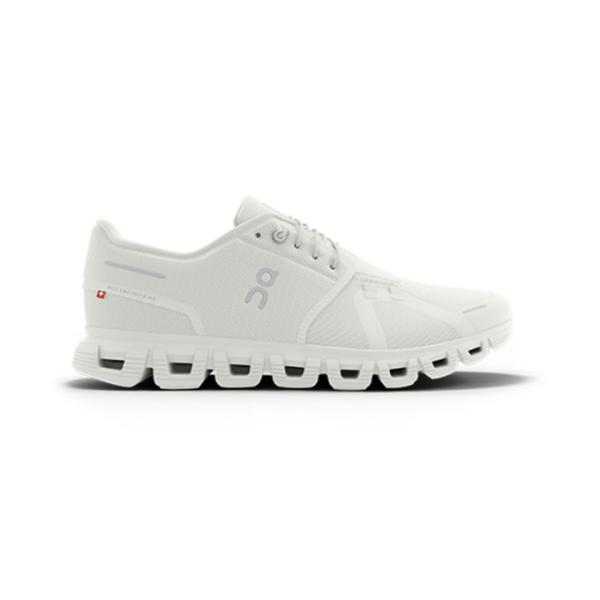 快適さと耐久性が進化したワンランク上の多目的シューズ■カラー：WH / WH( White / White )■サイズ：25.0cm〜28.5cm■重量：267g■原産国：ベトナム検索ワード：shoes シューズ 靴 マラソンシューズ トレ...
