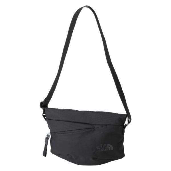 落ち着いたスタイルを演出するマットな質感の小型ショルダー（容量2L）です。素材には、高い強度と軽さを両立した840デニールのジュニアバリスティックナイロンを採用しています。フロントにファスナー付きポケット、背面にスリットポケットを装備。ソリ...