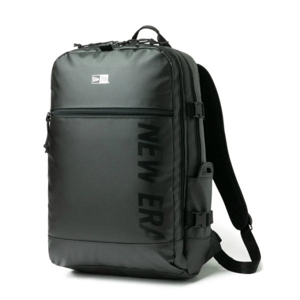 ■カラー：ブラック(ブラック × ブラック)■サイズ：One Size（高さ/約480mm、幅/約330mm、奥行/約180mm）※製品によって仕上りサイズに多少の誤差がありますのでご了承下さいませ。■容量：約28L■素材：ポリエステル/9...