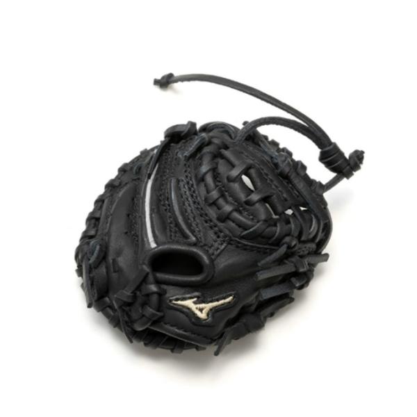 可愛いだけじゃない、どこに置いても下げても確かな存在感。■カラー:09(ブラック)■サイズ:本体サイズ：長さ約110mm(ストラップ除く)■素材:天然皮革(牛革)■原産国:フィリピン検索ワード:野球グッズ 野球用品 携帯ストラップ キーホルダー