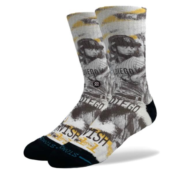 北海道日本ハムファイターズに1位指名で入団、その後MLBレンジャーズやドジャースなどを経て、現在サンディエゴ・パドレスの投手として活躍するダルビッシュ有とのコラボレーションモデル。肌触りの良い滑らかな素材と深いヒールポケットが足のラインに心...