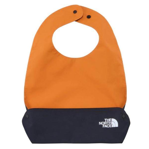 コンパクトに収納できて持ち運びに便利な、防水素材のベビー食事用エプロン。裾のドットボタンを留めると、食べこぼしを受けるポケットが組み上がる仕様です。ドットボタンをはずせば1枚の平たい布状になるので、洗濯しても乾きやすくイージーケア。乾きやす...