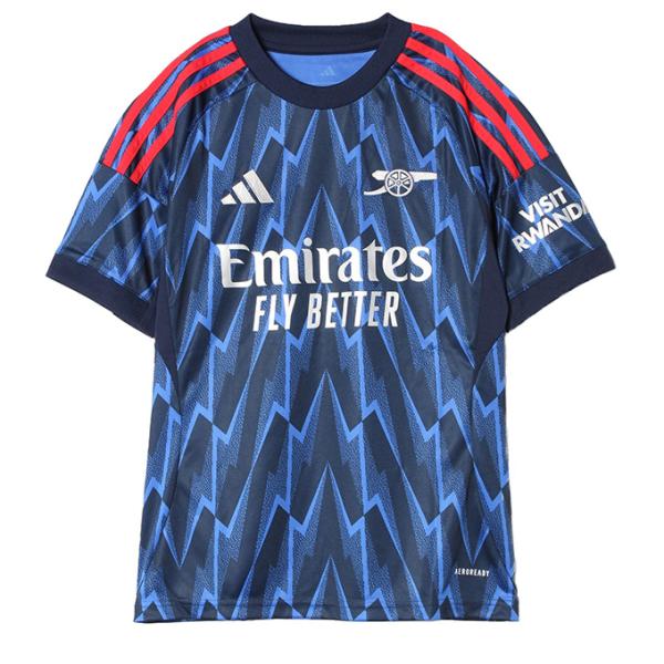 若い世代のアーセナルファンのためにデザインされたスタイリッシュなキット。お馴染みのグラフィックを現代的にアレンジした斬新なデザインが特徴です。新しいアウェイキットは、ロイヤルアーセナルの門番小屋に掲げられた象徴的なアーセナルの稲妻からインス...